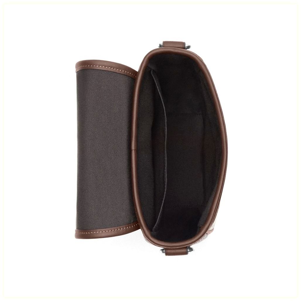 은은한 자카드, 가을 햇살을 담은 코치 루카스 크로스바디 백 - Trip With You